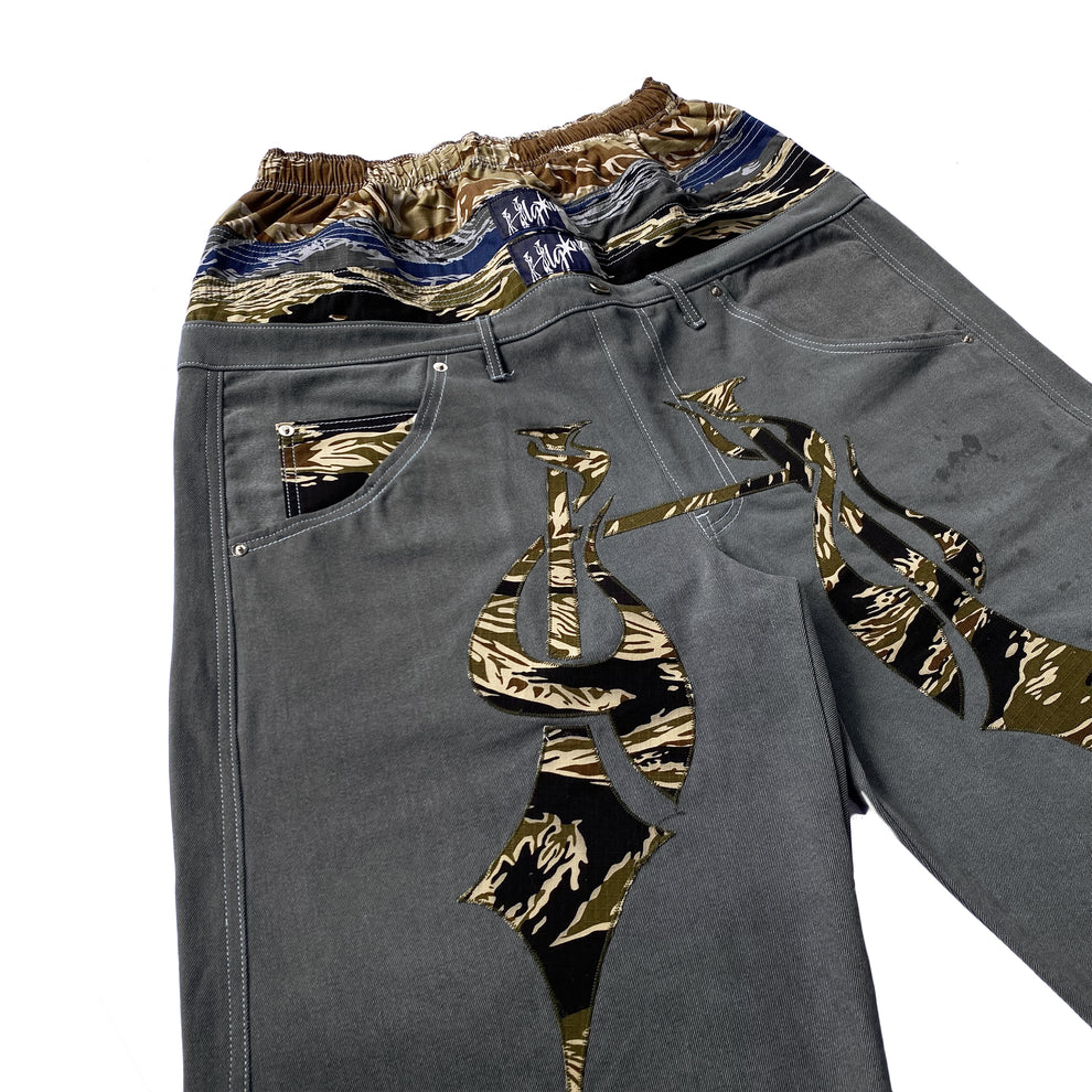 CAMO INFERNO - SUPER BAGGY STACK PANTS – HOOLIGANS